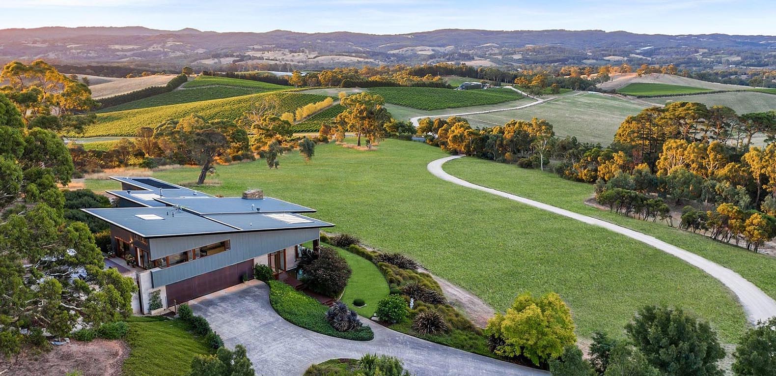 Dee-Anne Hunt - Lifestyle Property Adelaide Hills Real Estate Agent