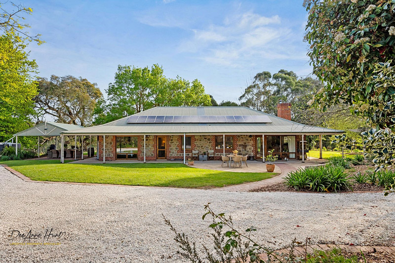 8 Oinns Road Echunga - Dee-Anne Hunt