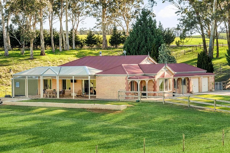 19 Shady Grove Road Littlehampton - Dee-Anne Hunt